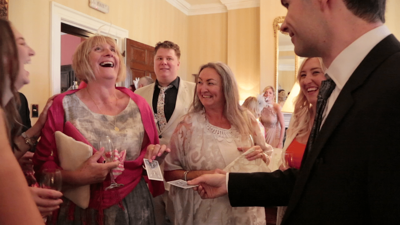 Wedding Magician | Incredible Close Up Magic for weddings